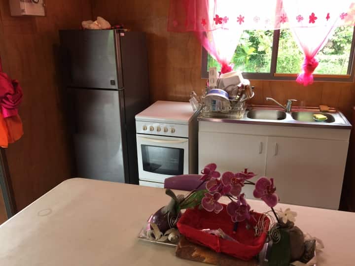 Maison En Bois Chaleureuse Avec Jardin - French Polynesia