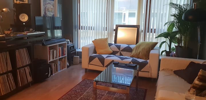 Lovely Bedroom Available In Modern D1 Apartment - Dún Laoghaire
