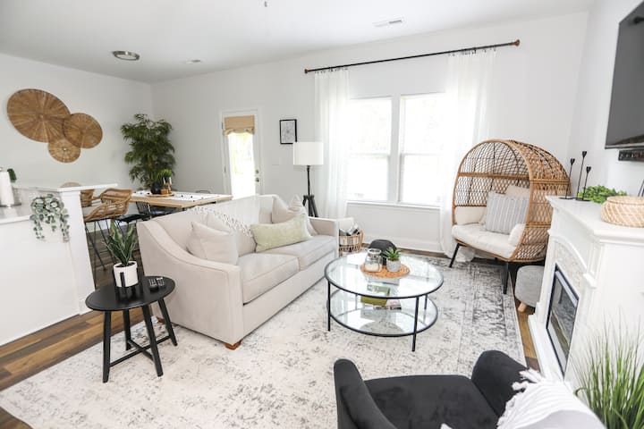 Gather&stay, 8 Min To Boa! Entire Home - Charlotte, NC