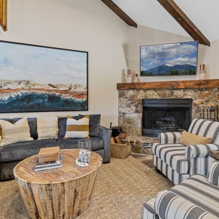 Flagstaff Serene Lakefront Retreat Wth Views & Bbq - Flagstaff, AZ