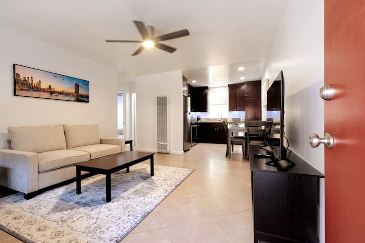 Centrally Located 2-bedroom Condo With Parking #2 - San Diego, CA