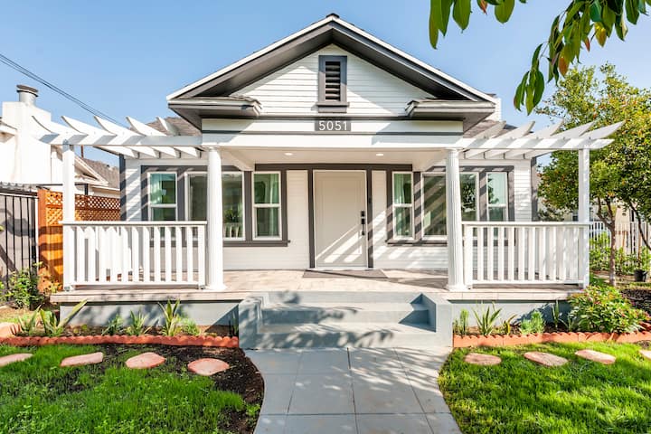 Stylish Gated Retreat In East Hollywood W/ Parking - Los Ángeles