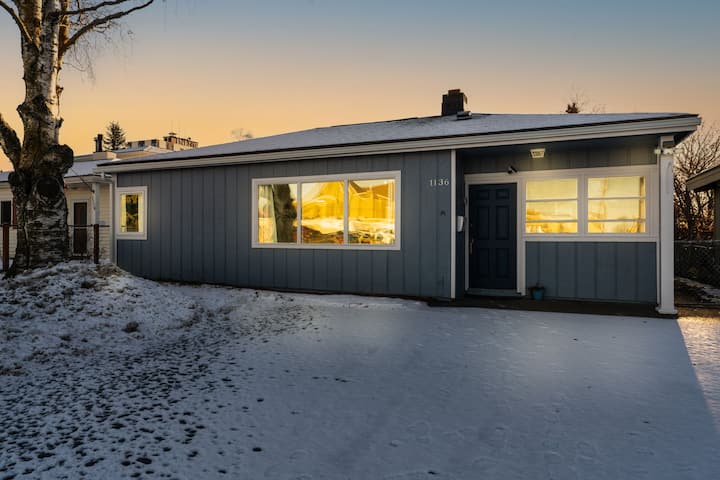 New Downtown Anchorage Airbnb (Full Duplex) - Anchorage