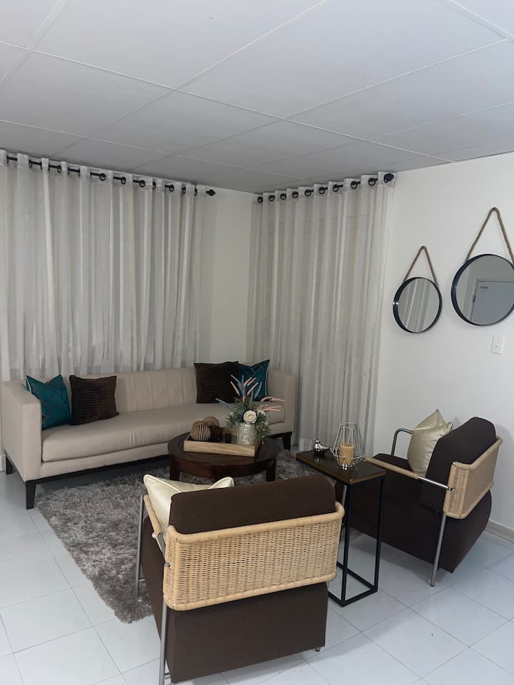 Agradable Apartamento Con Terraza - Guaynabo