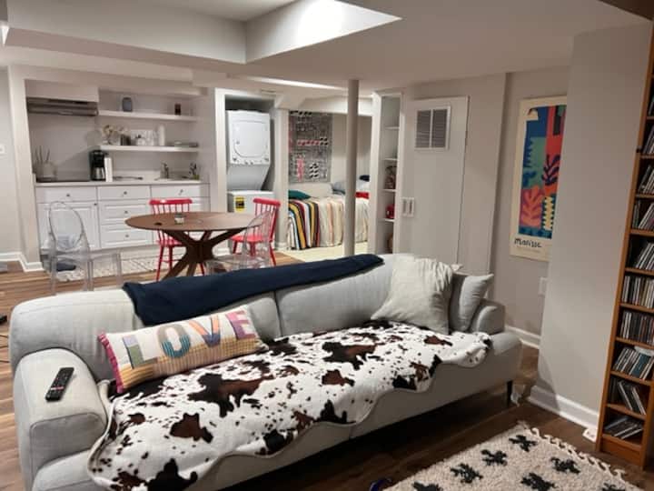 Large And Convenient Basement Studio - Kensington, MD