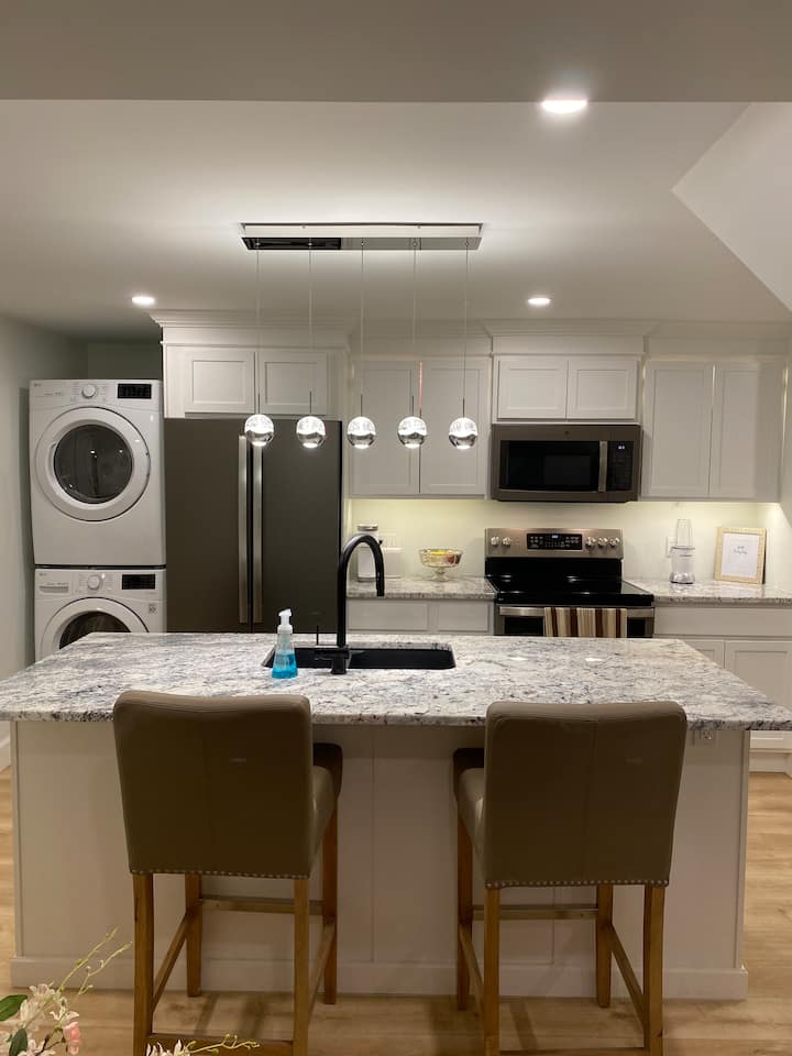 New Executive 2 Bdrm Bsmt Apt - Summerside