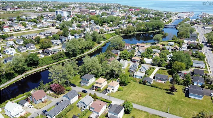 Lovely 2 Bedroom Home In Glace Bay - Cape Breton Island