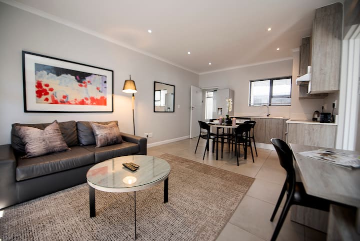 Cozy 2 Bedroom Rental Unit Morningside, Sandton - Sandton