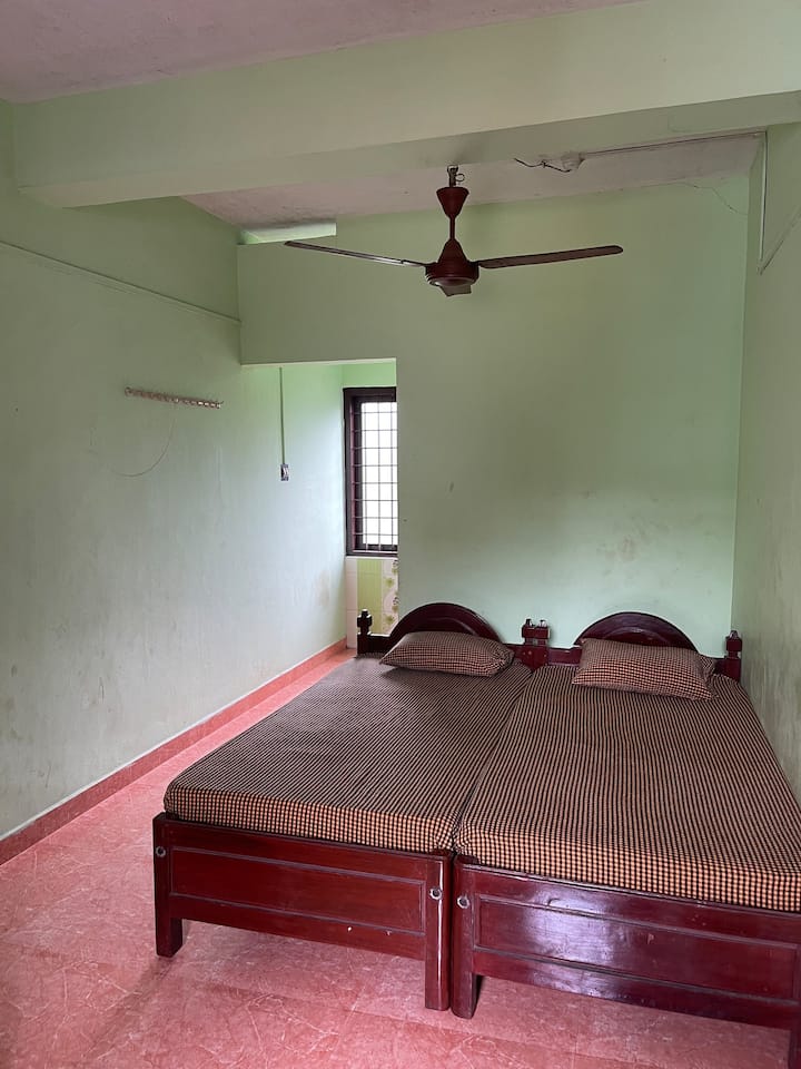 Charming Hotel Located At Heart Of Muvattupuzha - Kothamangalam