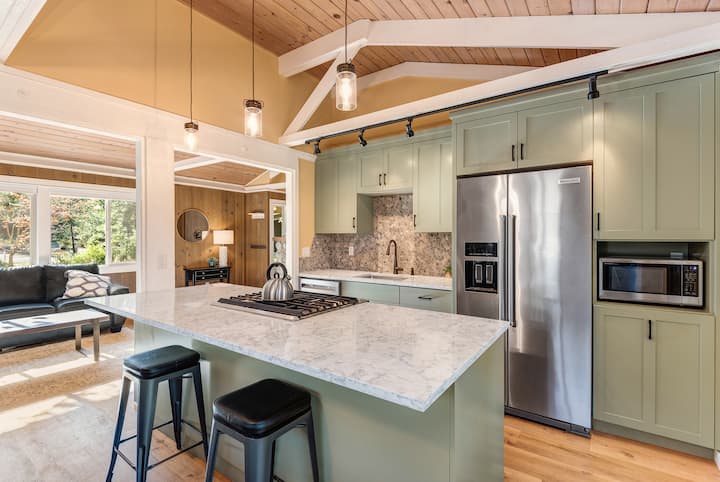 Walk To Everything! Hot Tub, Sharc Passes - Sunriver, OR