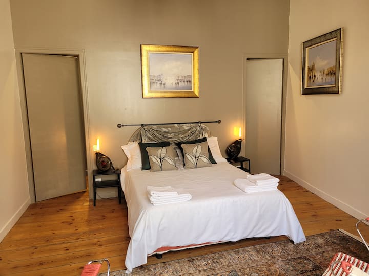 Chambre "Raffinée" Dans Maison Médiévale Du Xiiie. - Bayeux