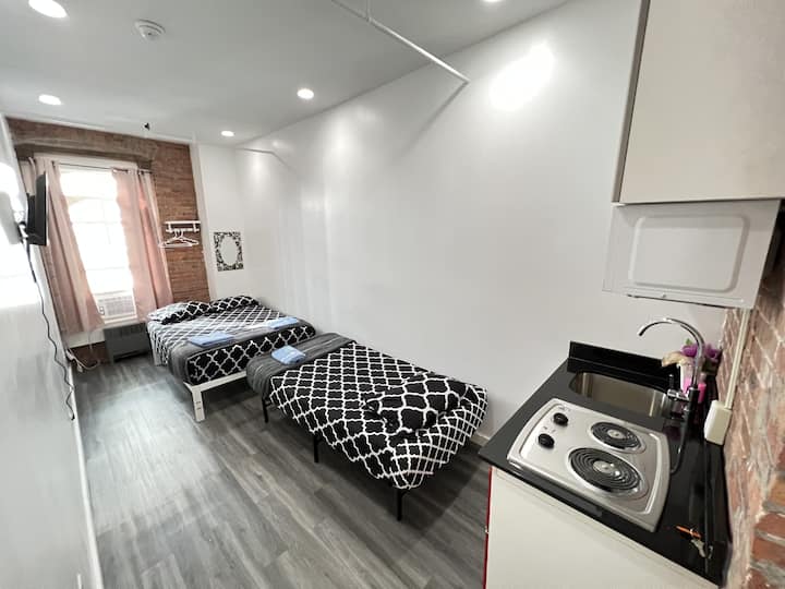 Exclusive Apartment 613 | Shared Bathroom - New York City, NY