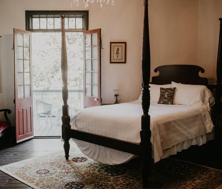 Voorhies 2 Bedroom Suite - Lafayette, LA