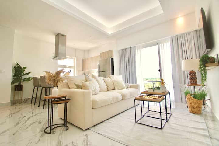 Bright, Modern 2br Penthouse W/balcony In Cap Cana - Punta Cana