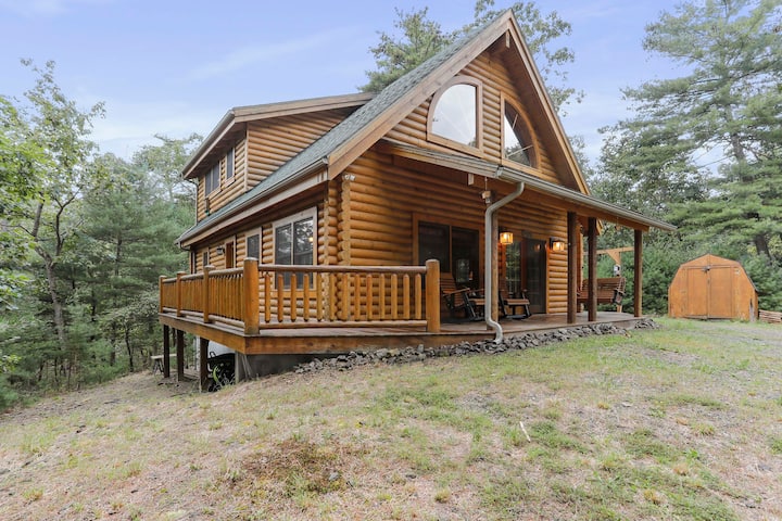 Modern Log Cabin On 20 Secluded Acres - Berkeley Springs, WV