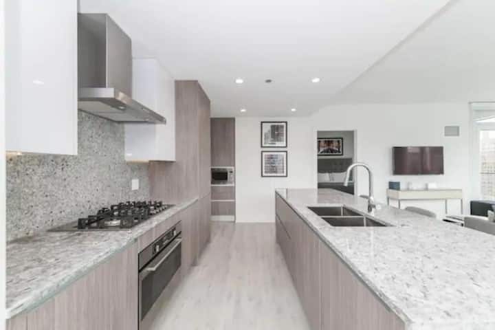Level Deluxe Two Bedroom Corner Suite -