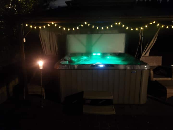 Entire, Huge, Beautiful Home - Wilsonville, OR