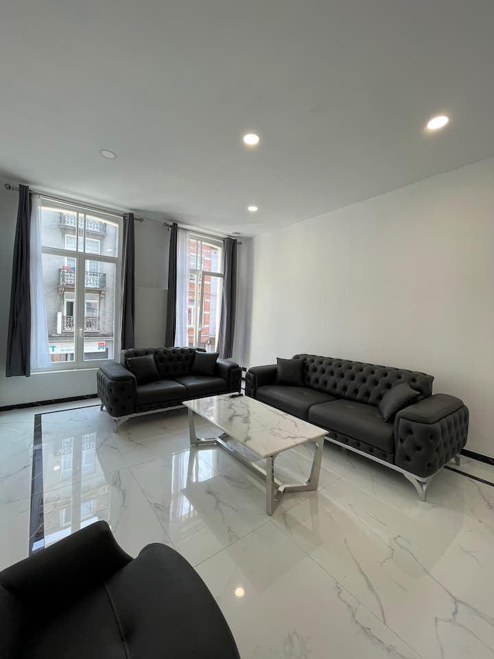 Prachtig Appartement In Brussel Centrum Met Balkon - Brüssel