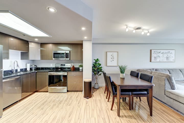 The Skyside - Downtown Penthouse - Saskatoon