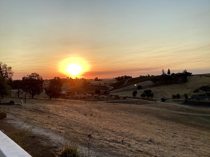 Casita On The Pleasant Valley Wine Trail. - San Miguel, CA