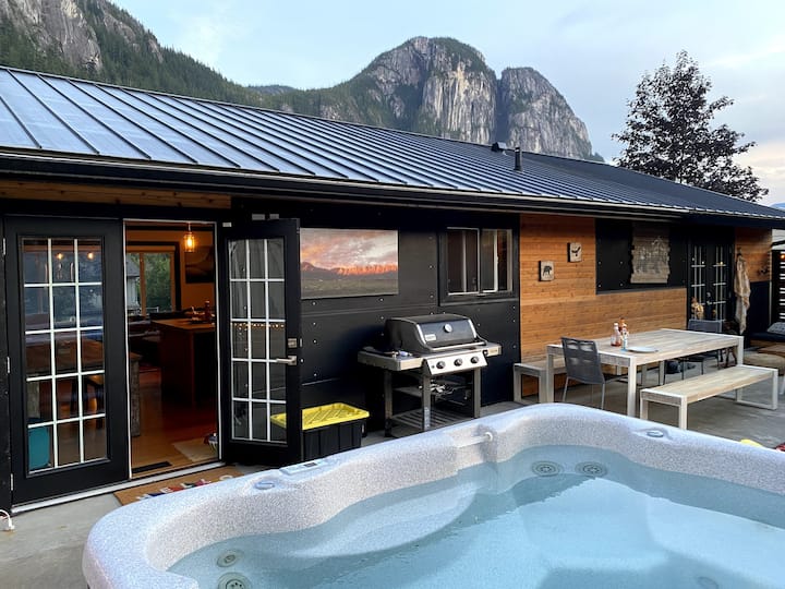 Beautiful 3 Bedroom Home In Squamish, B.c. - Squamish