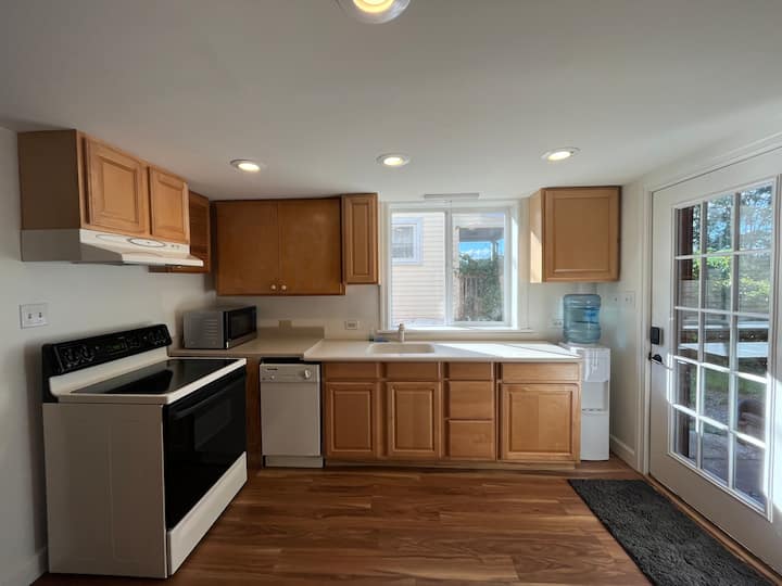 Boutique 2-bed W/ Off-street Parking - Charlottesville, VA