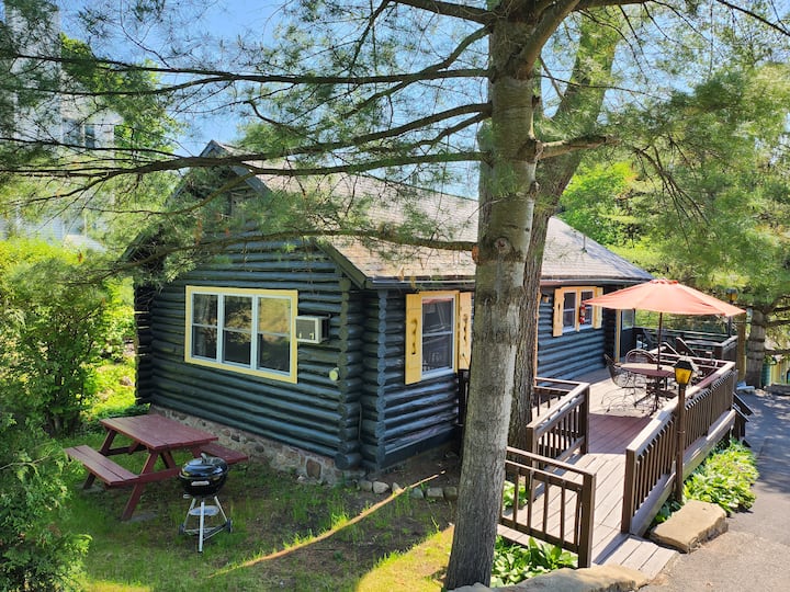 Cozy Lake George Duplex Cabin W/fp And Lake Access - Lake George, NY