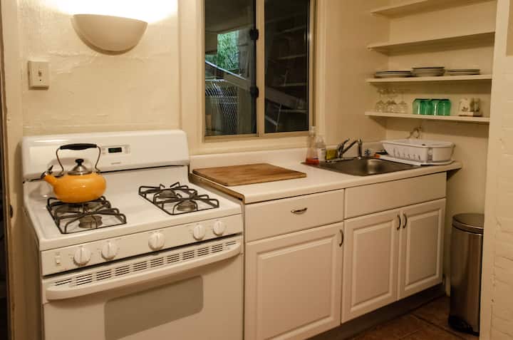 Downtown Garden Apartment - Hoboken, NJ