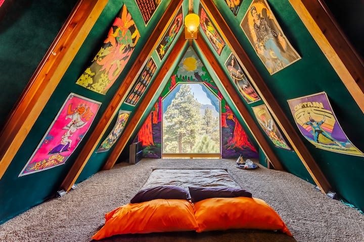 Hicksville Pines-that 70s Room - Idyllwild-Pine Cove, CA