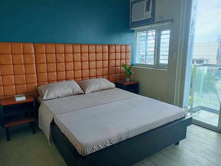Conveniently Located Unit-steps To Grocery & Mall - Iloilo City