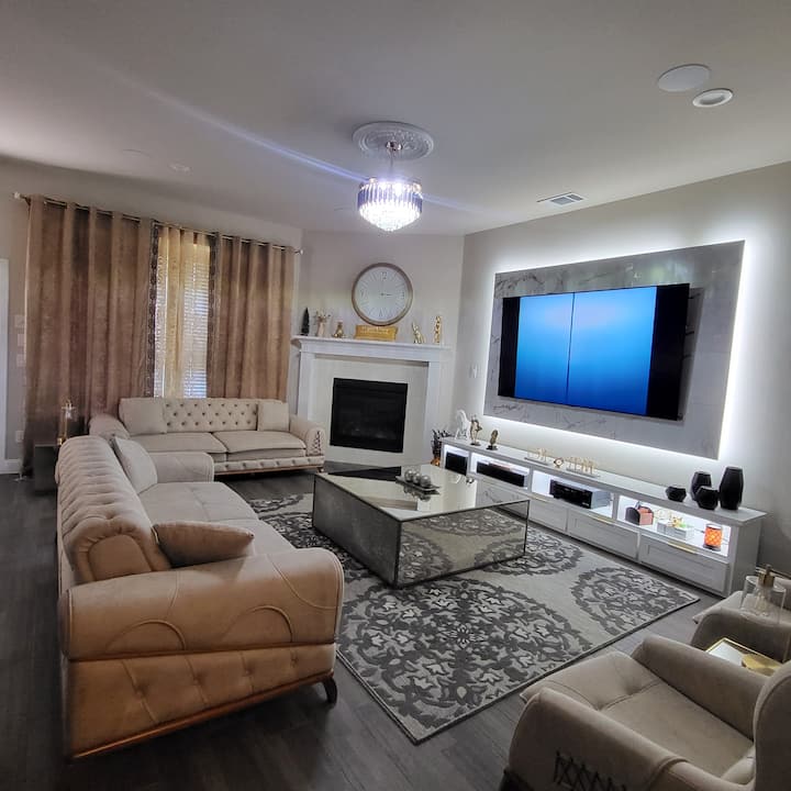 Serene & Beautiful Abode - Midlothian, TX