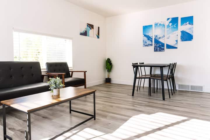 Salt Lake Gem -Remodeled/ 2 Bedroom - Salt Lake City, UT