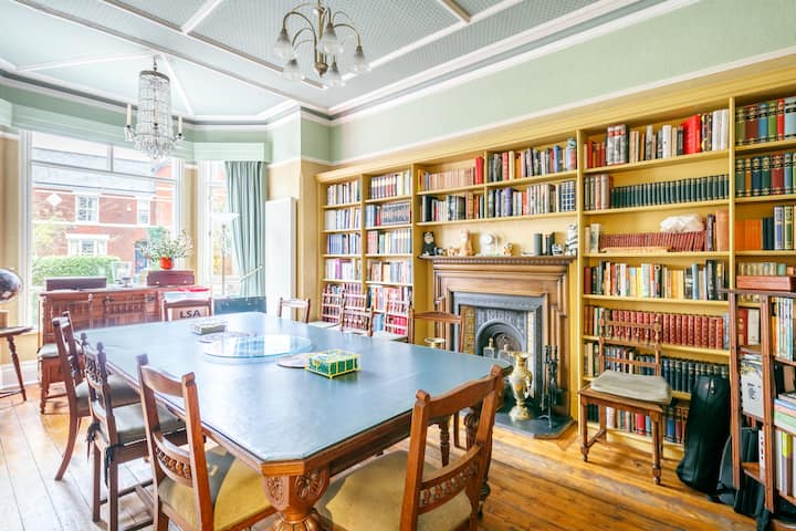 Double Bedroom In Victorian Home (Super King Bed) - Mánchester