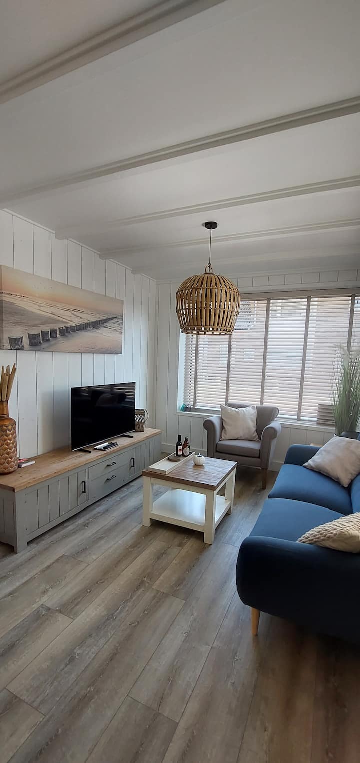 Toplocation! Next To Lighthouse, Beach 50m Zand - Egmond aan Zee