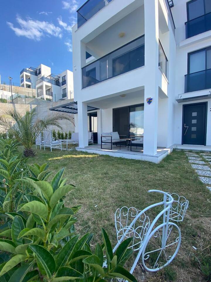Havuz Ve Bahçe, Odalarda Balkon Ve Deniz Manzarası - Yalıkavak