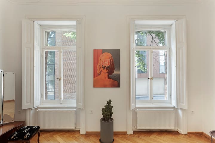 Modern 1br Chic In Heart Of Tbilisi - Tbilisi