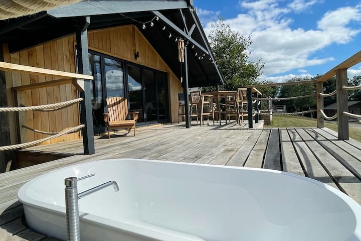 (Sleeps 4) Panoramic Cabin At Zen Jungle Retreat - Holsworthy