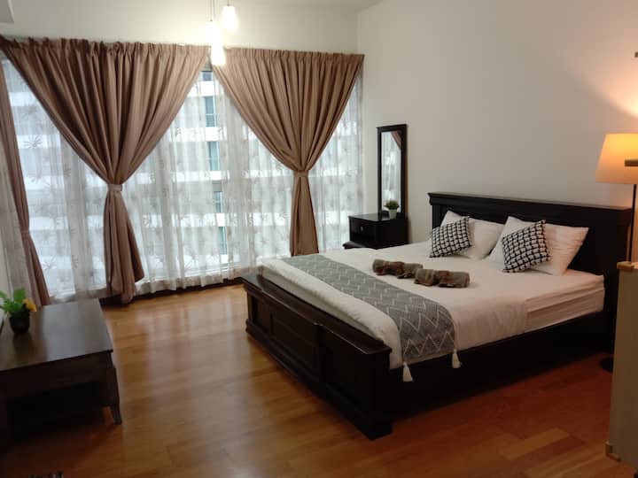Kl City, Near Pwtc, 2 Rooms For 5 Pax, Klcc View -