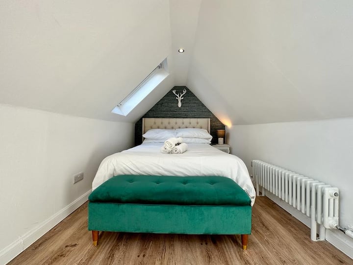 Stunning Loft Apartment On High St - Bridge Views - Queensferry