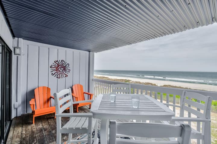 Beach Sol Oceanfront W/pool & Private Beach Access - Carolina Beach, NC