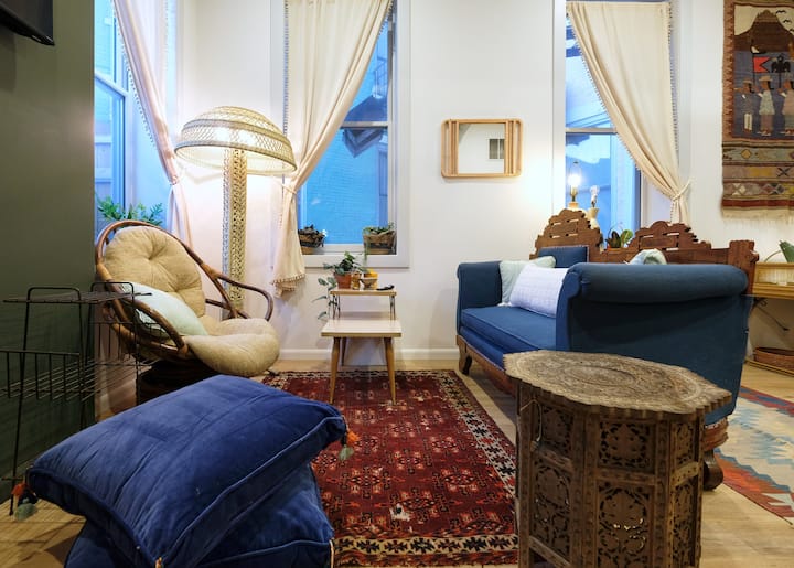 Vintage Boho Oasis In Otr - Cincinnati Zoo & Botanical Garden, Cincinnati