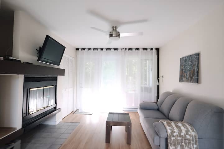 La Tortue, Ski In - Ski Out, Piscine & Tennis - Orford, QC