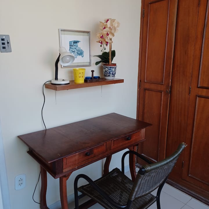 Quarto No Leblon Com Vista Para O Mar. - Ipanema