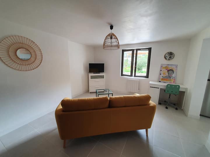 Studio Dans Maison De Village - Lozère