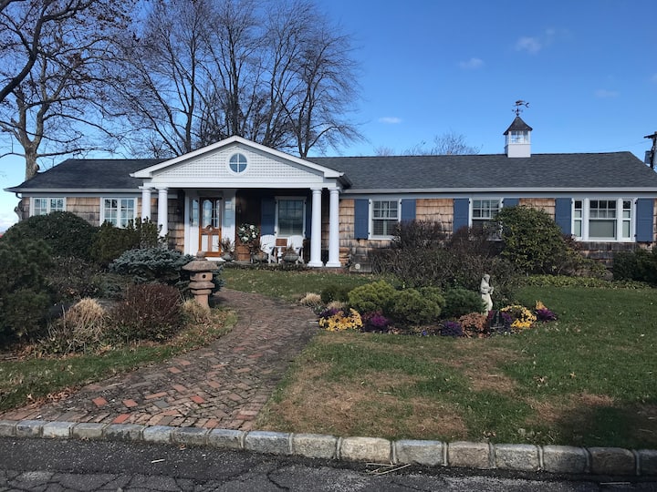Bay Cottage - Port Washington, NY