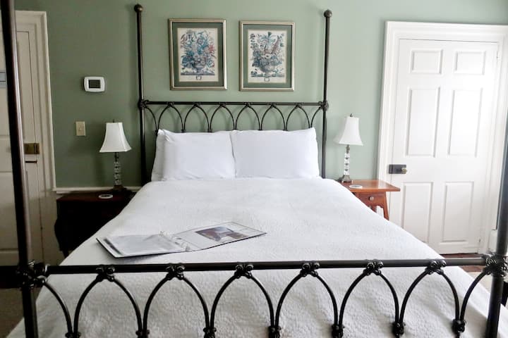 Guest Room In An Award Winning Bed And Breakfast - 普林斯頓