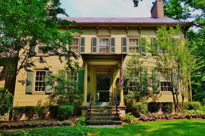 Guest Room In An Award Winning Bed And Breakfast - Princeton, NJ