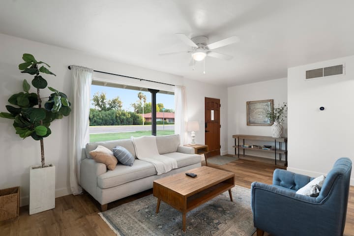 Spring Promo! Remodeled Retreat W/ Huge Yard - Arizona