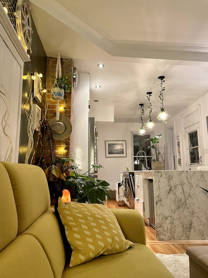 Spacious Boho Apartment In The Plateau - Montreal