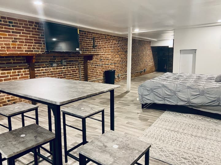 Lovely Rental Unit In Baltimore Near John Hopkins - Baltimore, MD